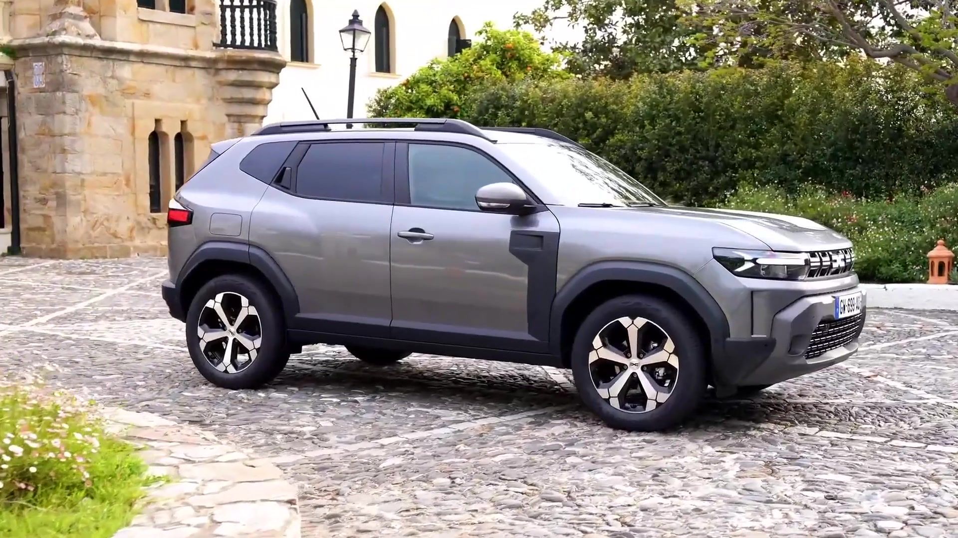 All-new Dacia Duster TCe 130 Journey Exterior Design All-new Dacia Duster TCe 130 Journey Exterior Design